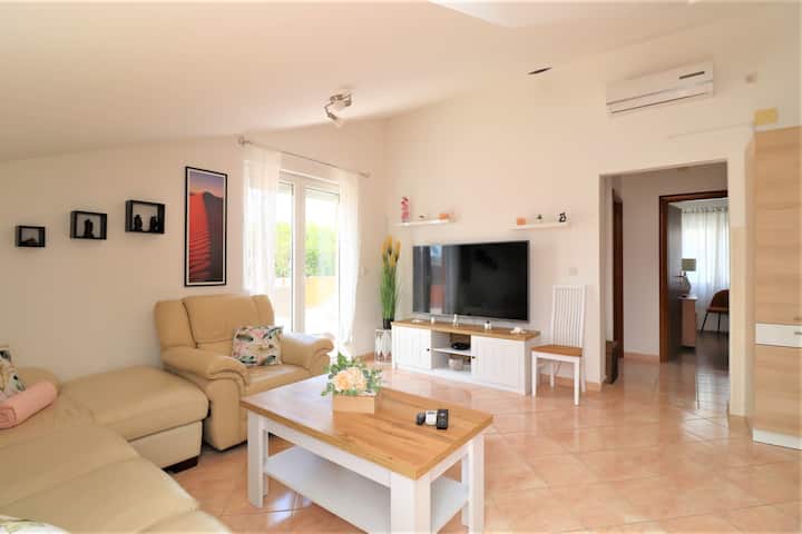 Leona 2 - Vodice