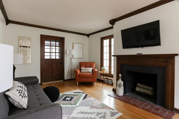 World Cup Stay | 2br Near Arrowhead |Office & Yard - Overland Park