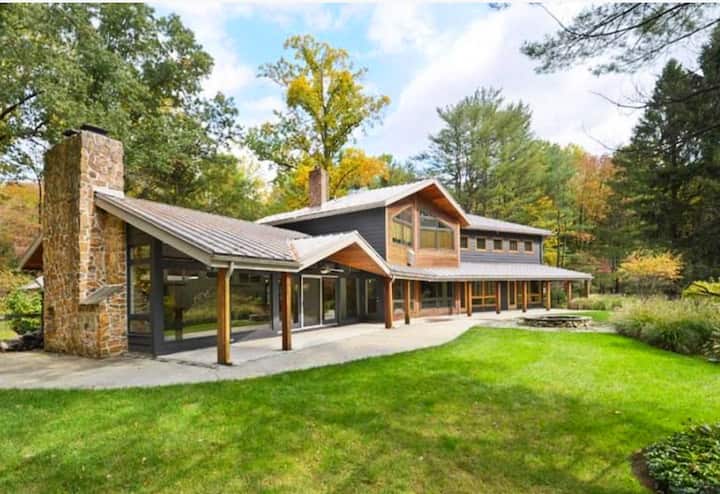 The Pond: Gorgeous Secluded Property Close To Town - Chester Township, NJ