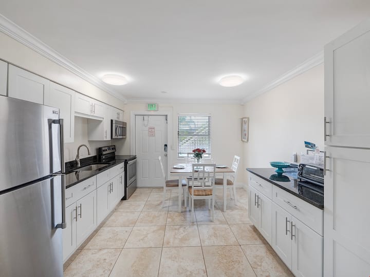 Hidden Gem~ 2 Br ~ Singer Island - Riviera Beach, FL
