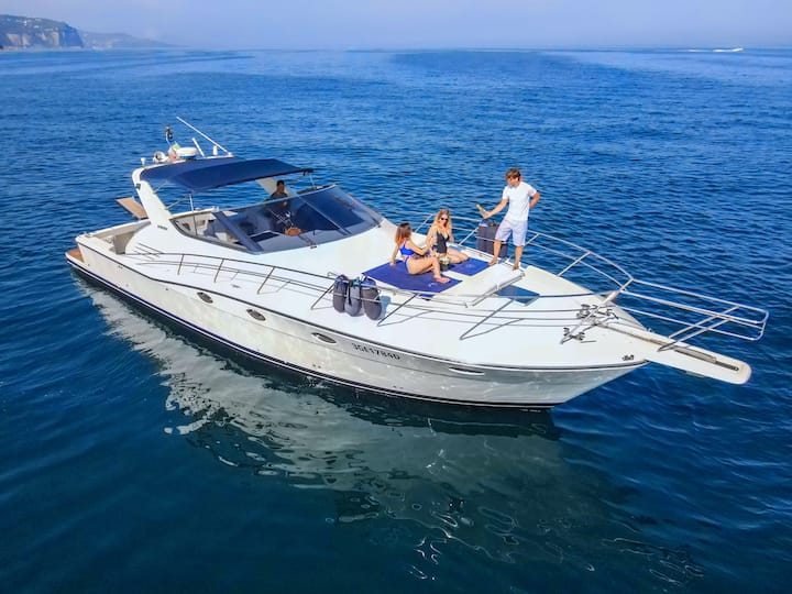 Luxury Yacht Escapes - Aversa
