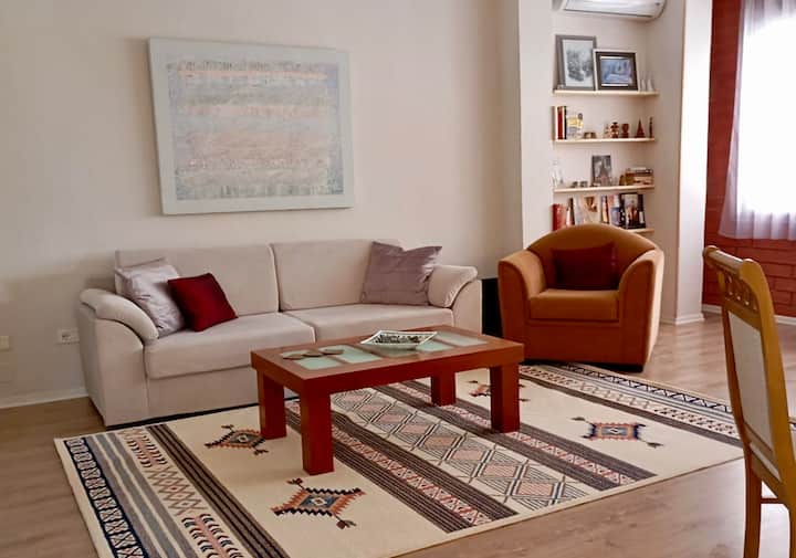 Quiet Apartment Near Blloku Area - Tirana