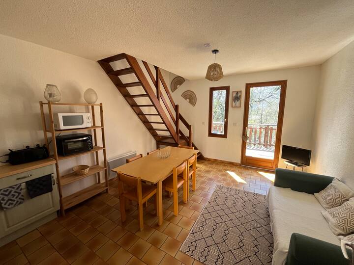 Duplex A à La Montagne à Pompiery - Montclar