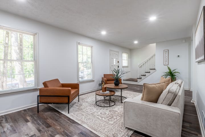 Stylish House For Your Getaway - Dunwoody, GA