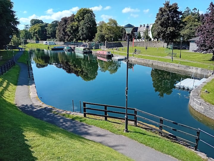 Cuan Na Bpiobairí - Mullingar