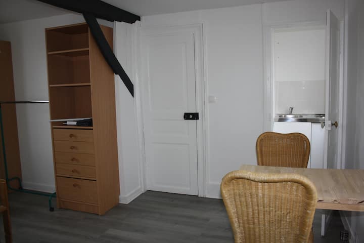 Studio Dans Une Maison. - Beauvais
