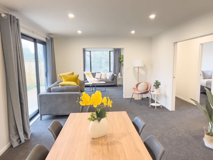 Rotorua Sunshine Brand New 4 Bedroom House - 羅托路亞