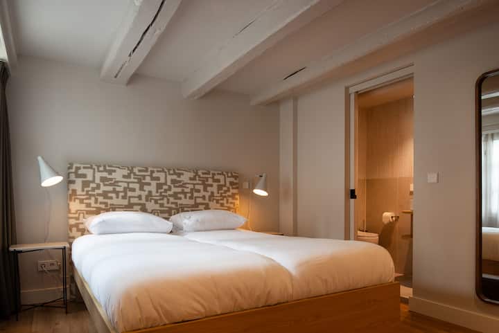 Storehouse Studio Boutique I - Amsterdam