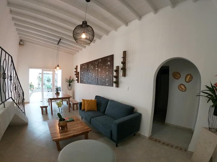 Iii. Luxury House In Laureles - Medellín