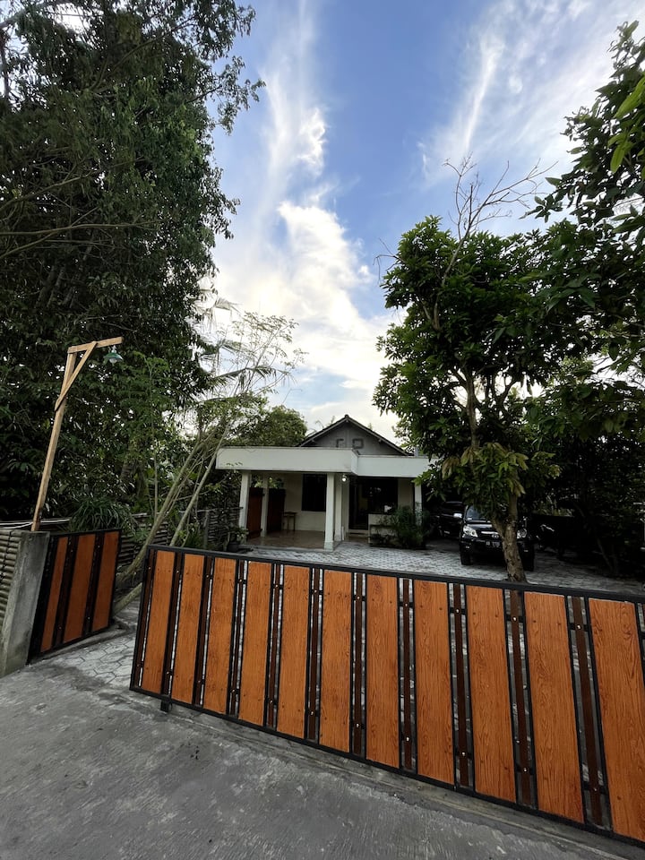 Kedesa Homestay - Kretek