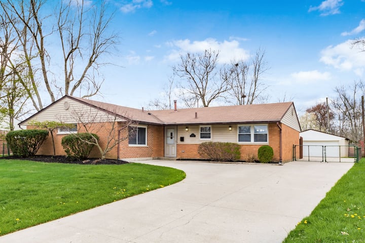 4 Bedroom Home + Huge Bonus Room - Polaris, OH