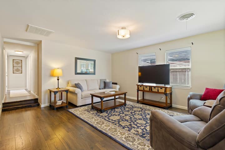 3-bed 2-bath ~30 Min To Taylor - Milano