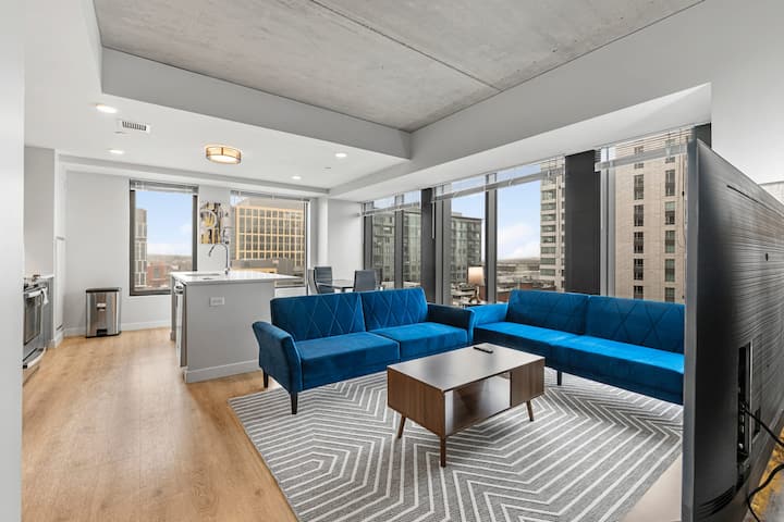 Contemporary 3br/2.5ba Unit In Assembly Square - Boston