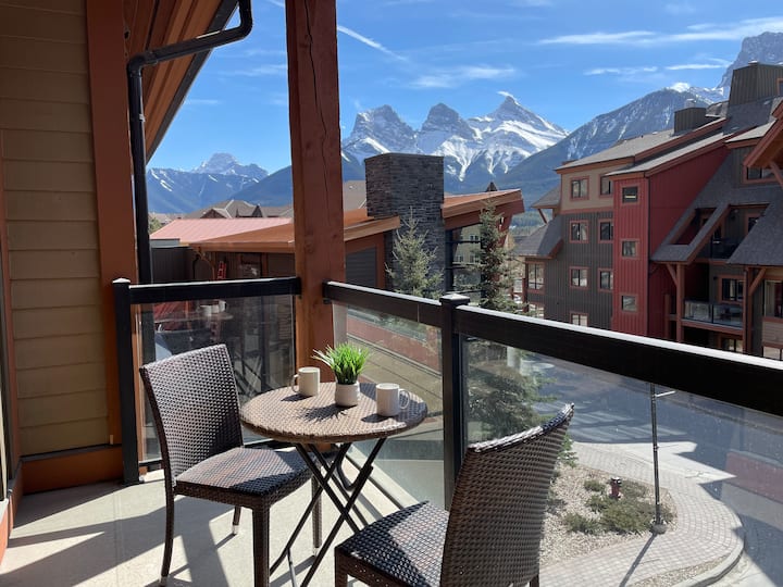 New! Luxury Studio - Mountain View/balcony/hot Tub - Canmore