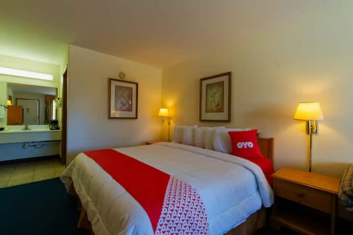Motel 62 King Bed - Eureka Springs, AR