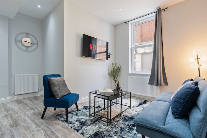 Modern Coastal Apartment - Harwich