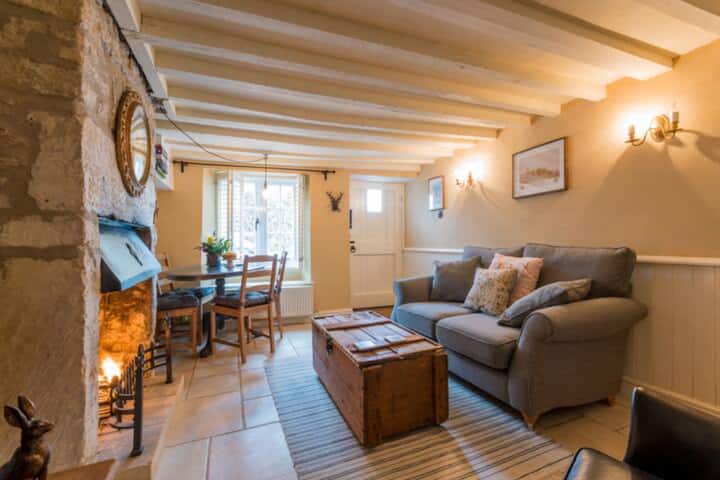 Charming Stone Cottage In The Heart Of Tetbury - 泰特伯里