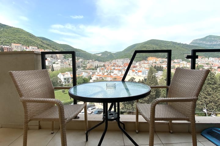Budva'nın Tam Merkezinde Tatil - Budva
