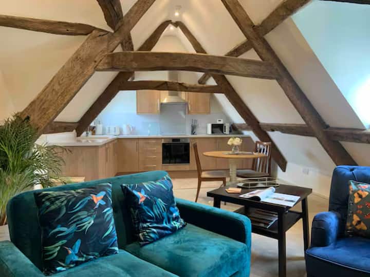 Stunning Characterful Newly Refurbished Flat - Tetbury