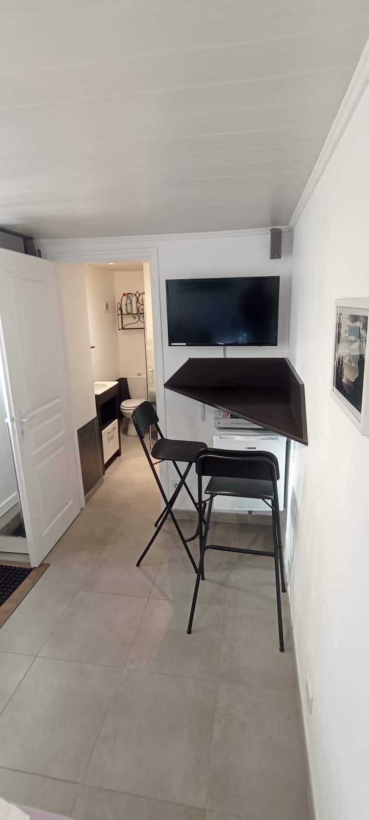 Chambre Indépendante Ds Maison - La Seyne-sur-Mer