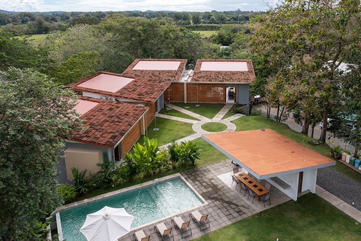 Peaceful Jungle Surf Town Home. - Costa Rica
