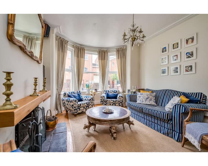 Beautiful Family Home Near Ormeau Park - County Down