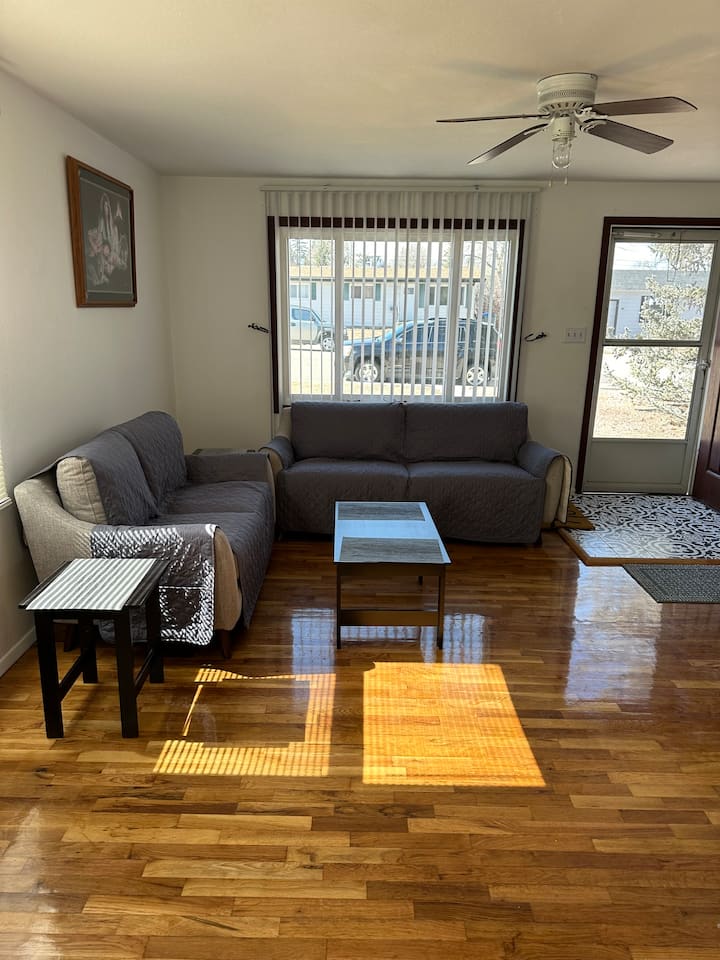 Traveling Prof. Or Roommate Wanted. 4 Bedrooms - Cheyenne, WY