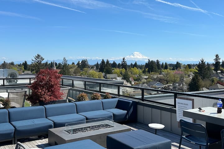 Awe Inspiring Roof Top View Close To Everything - Steilacoom, WA