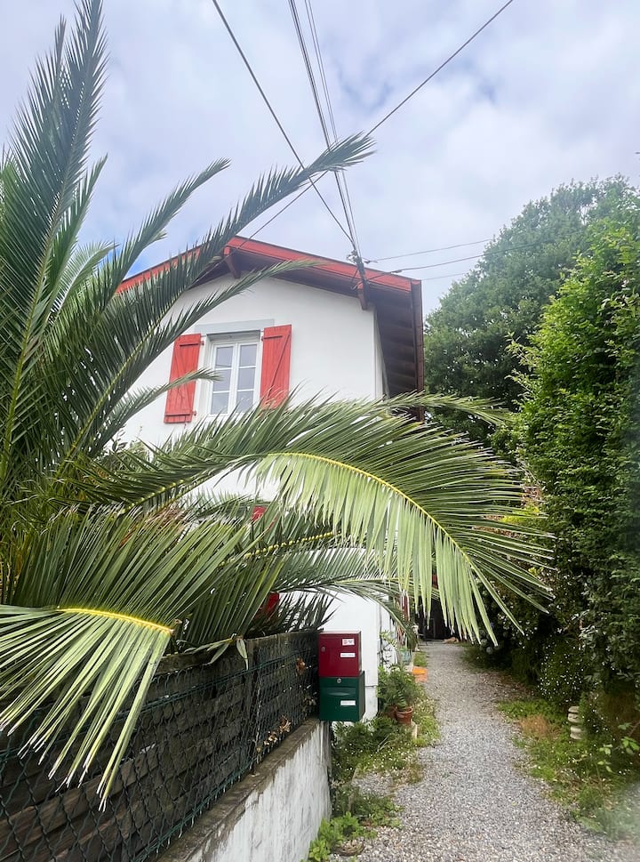 Maison Au Calme, Entourée De Verdure - Biarritz