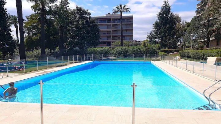 La Terrasse Des Pins • Spacieux Et Familial - アンティーブ