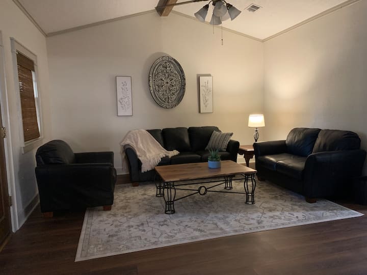Country Charm & Comfort - Magnolia, TX