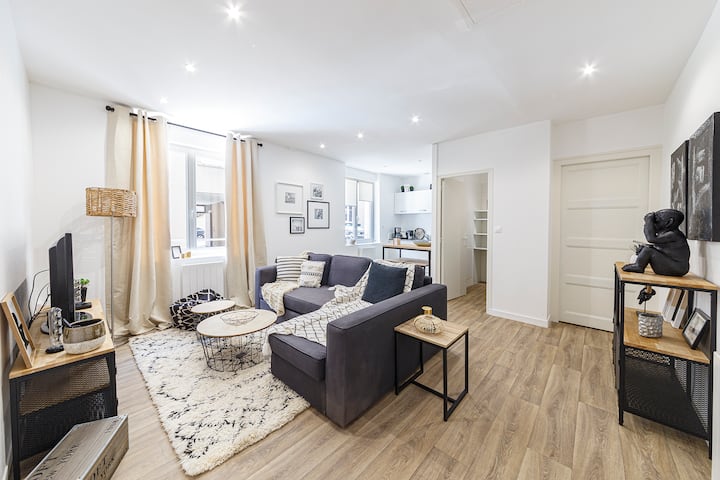 Le Ferry - Laval, France