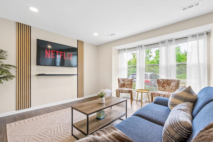 Charming Townhome - 7 Min To Iad / 35 Min To Dc! - Trailside Park, Ashburn