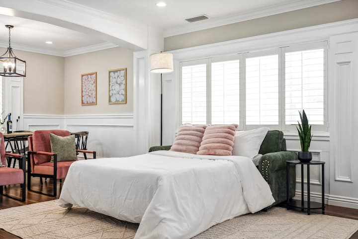 Near Disney, Game Rm, Hottub, Mini Putt, King Bed - Buena Park, CA