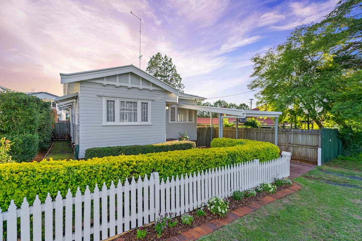 "Mildred's Cottage" On George - Toowoomba