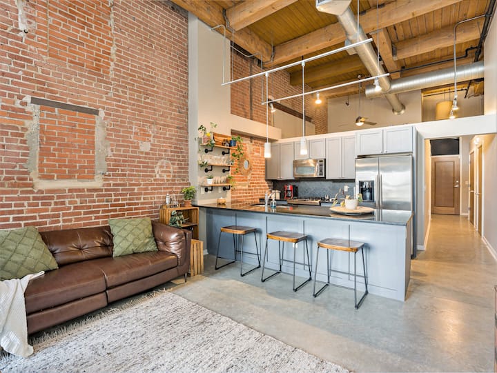 Modern 1 Bedroom With Amenities! - Kansas City