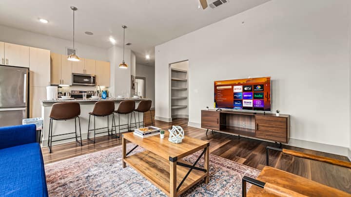 Majestic Retreat: Pool Free Parking 2 Min To Tcu - Fort Worth, TX