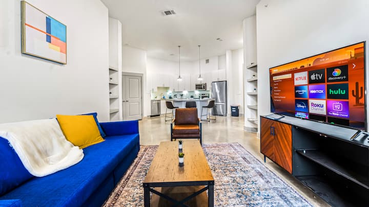 Spacious Retreat W/ Pool & Gym | 2 Minutes To Tcu - Fort Worth, TX