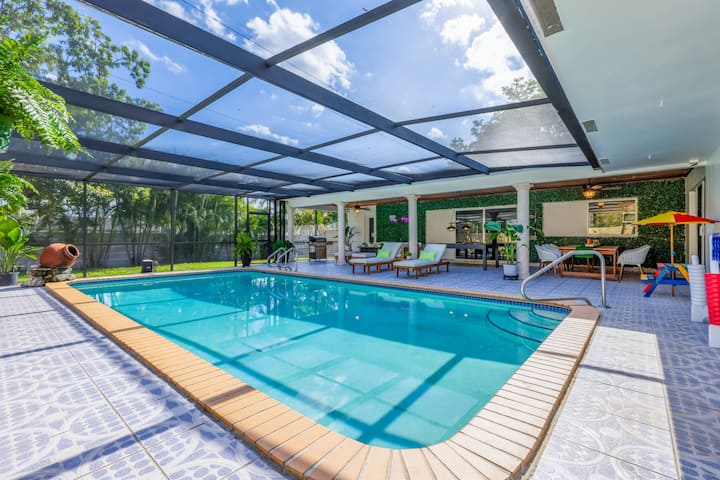 Villa Family Getaway 4br-2 King Bed-pool Game Room - Plantation, FL