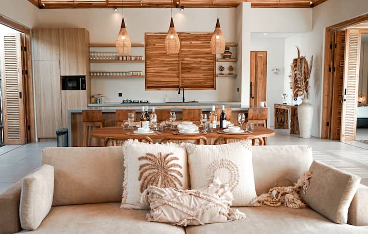 A Stunning 4 Br Villa, 5 Min Walking To The Beach - Australia