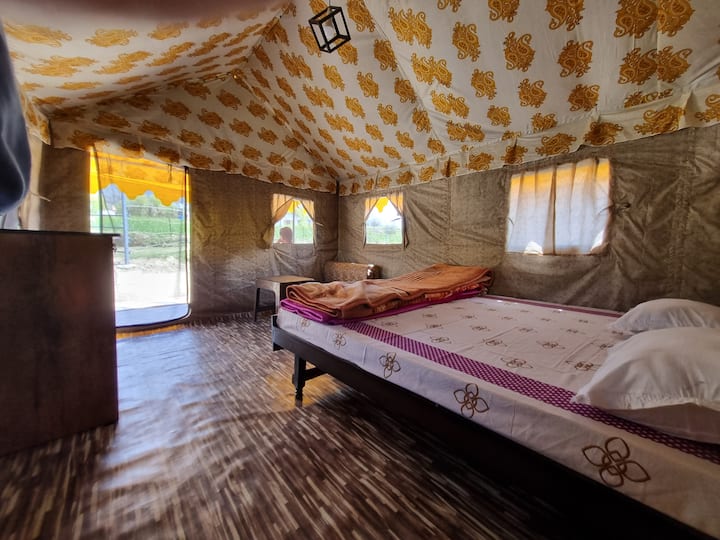 Swiss Cottage Tent In Bir. - Bir