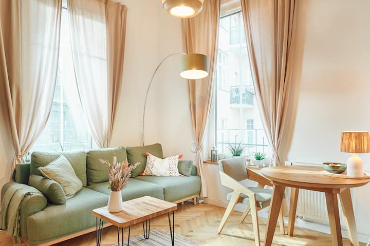 Privacy & Perfection, Silence And Sustainability - Krakow