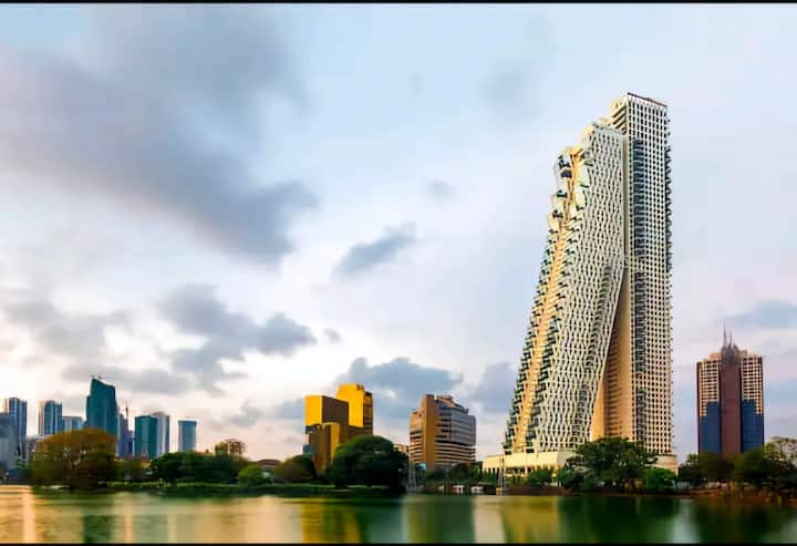 High Floor (62) Apartment - Colombo
