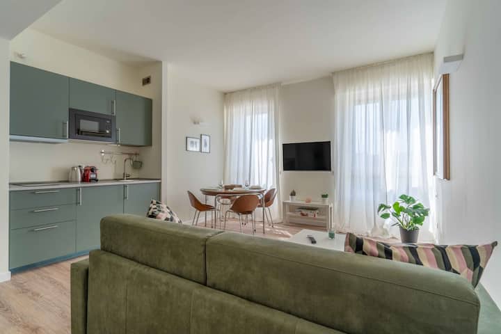 Three-room Apartment - Navigli Area Con A/c - Milan
