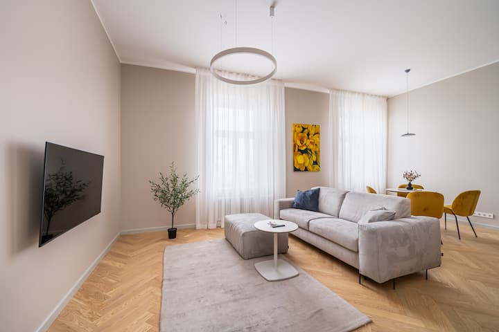 Modern City Escape: Old Town Riga At Your Window! - Riga Airport (RIX)