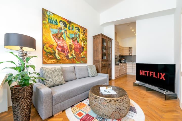 Mr & Mrs Retreat: Prime Old Town Apartment - Prague