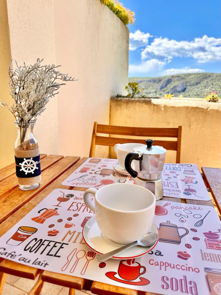 Hostdomus - Phil House - Sea View & Pool - Finale Ligure
