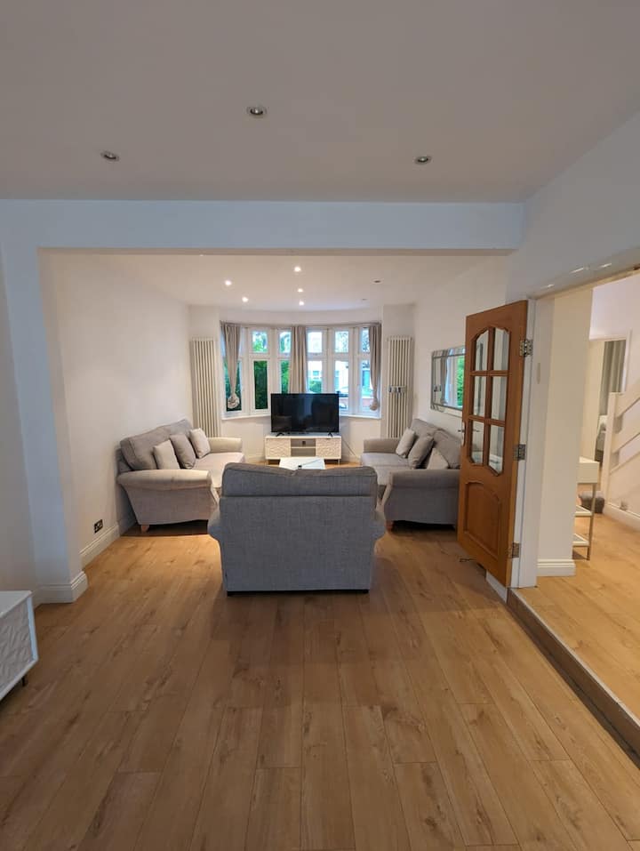 Large Six Bedroom House Hendon - Londres