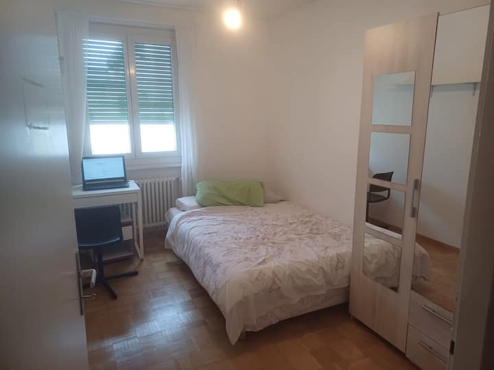 Middle Room - Genève