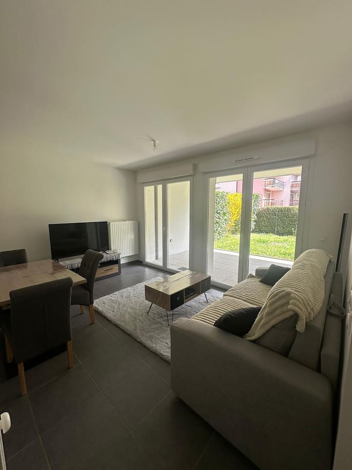 Très Confortable à Thonon Avec Jardin Et Parking - ibis budget Thonon Les Bains